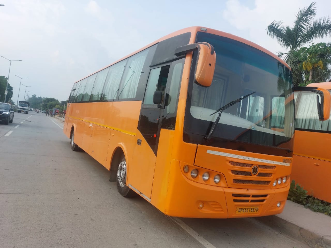 Volvo AC Bus - broadwalktravel.com